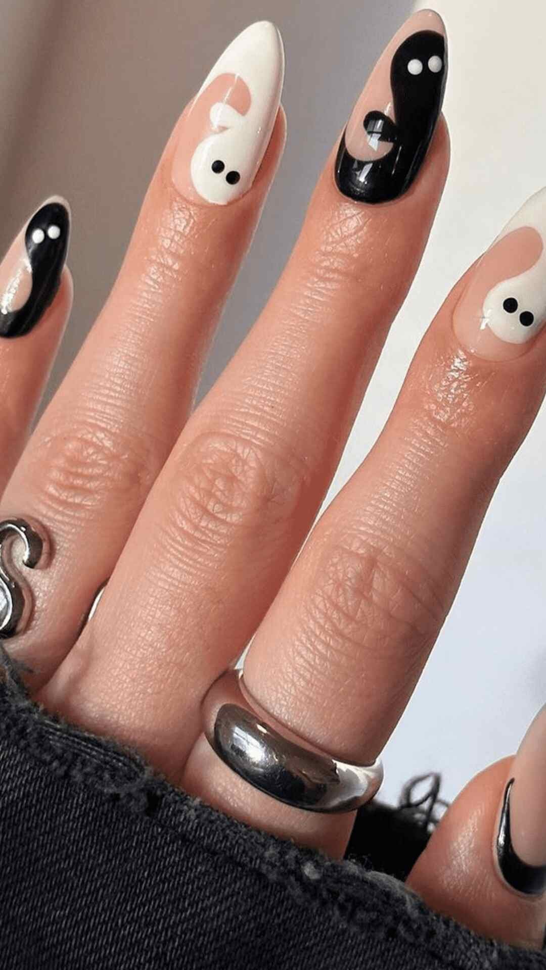 20 Classic Halloween Nail Designs You’ll Want To Try This Year ...